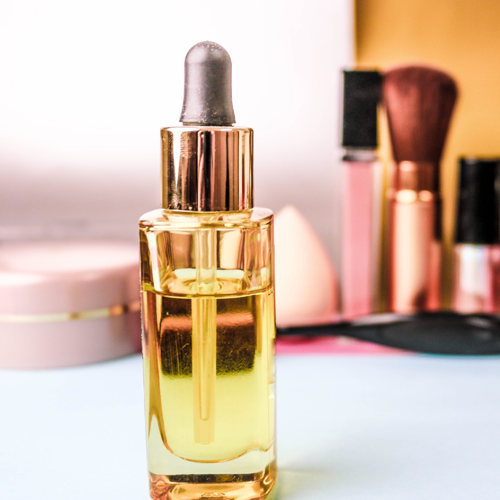 Cara Memakai Foundation Yang Betul dan Tahan Lebih Lama – Nurraysa